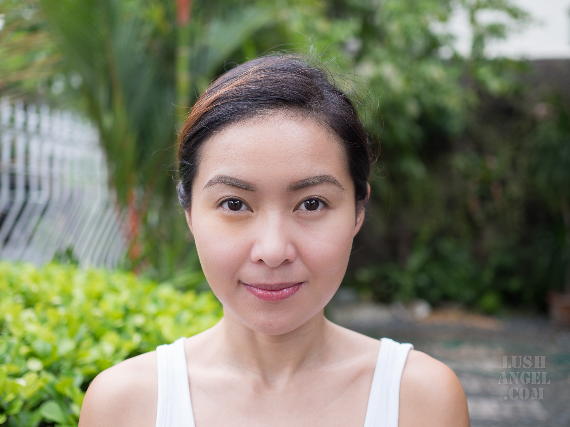 Review: Make Up For Ever Ultra HD Light Capturing Self-Setting ...